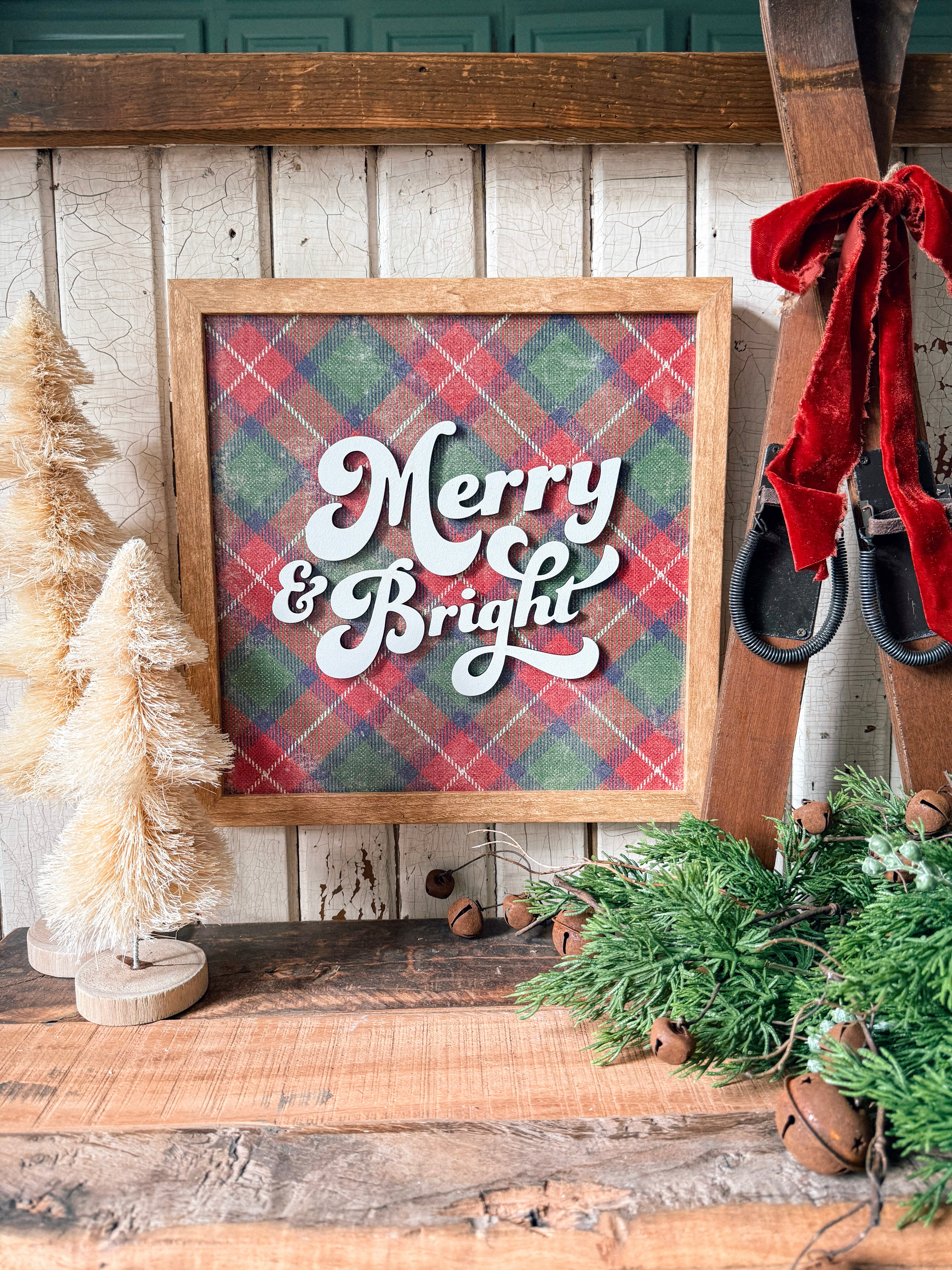 Merry & Bright Vintage Plaid Background Wood Sign – WillowBee Signs